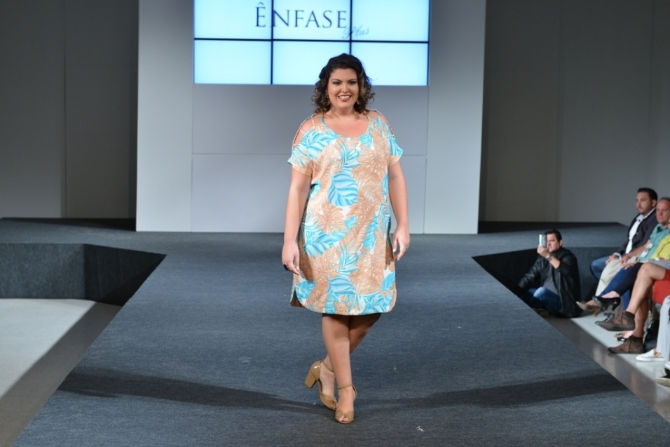 Fotos: Empoderadas! Fashion Weekend Plus Size mostra moda verão 2017 para as gordinhas - 25/07 ...