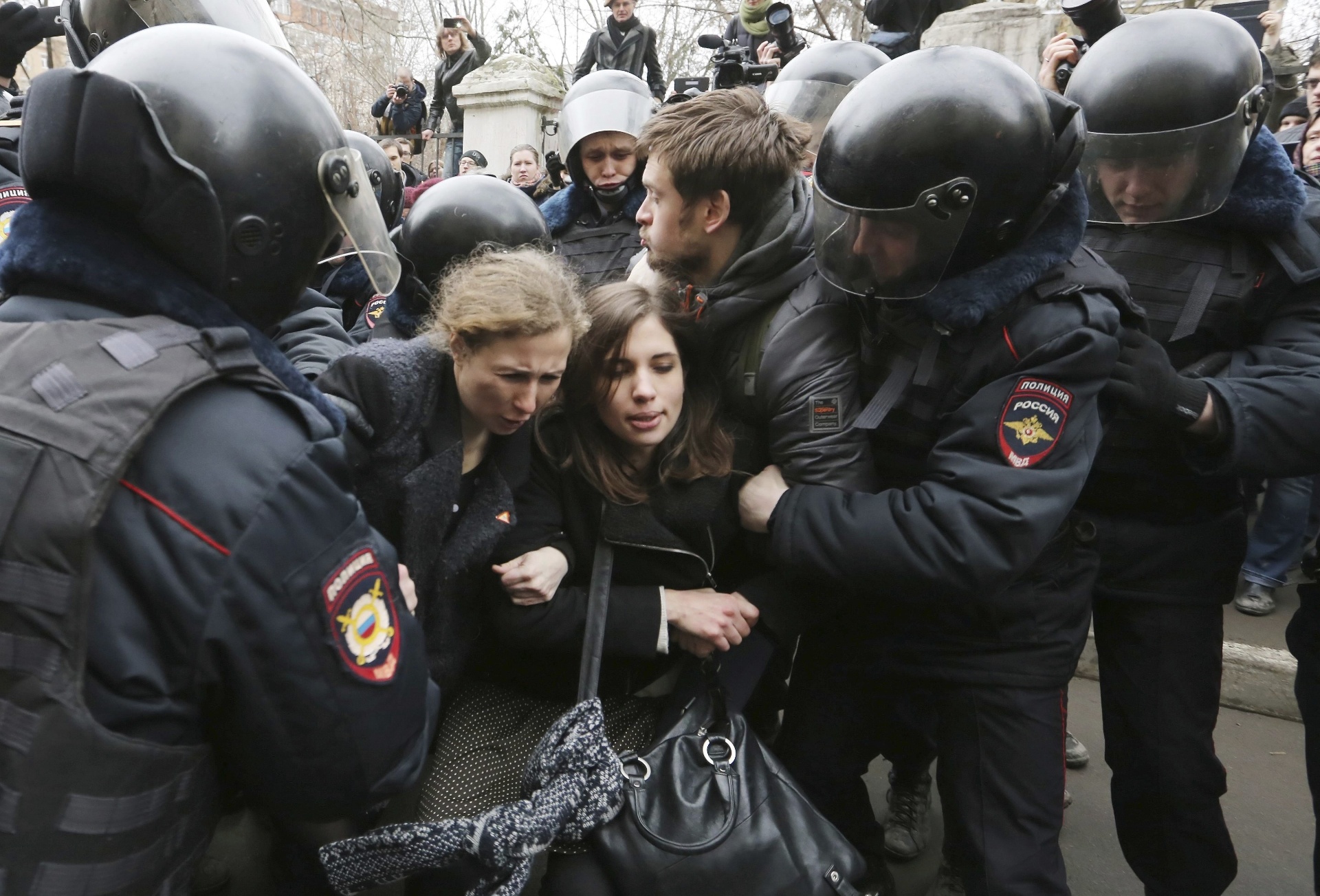 Integrantes Do Pussy Riot São Detidas Em Novo Protesto Em Moscou 24