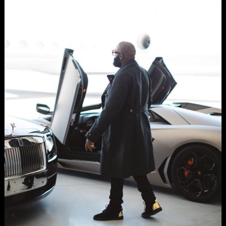 Rapper Rick Ross tem mais de 100 carros e só tirou CNH aos 45 anos