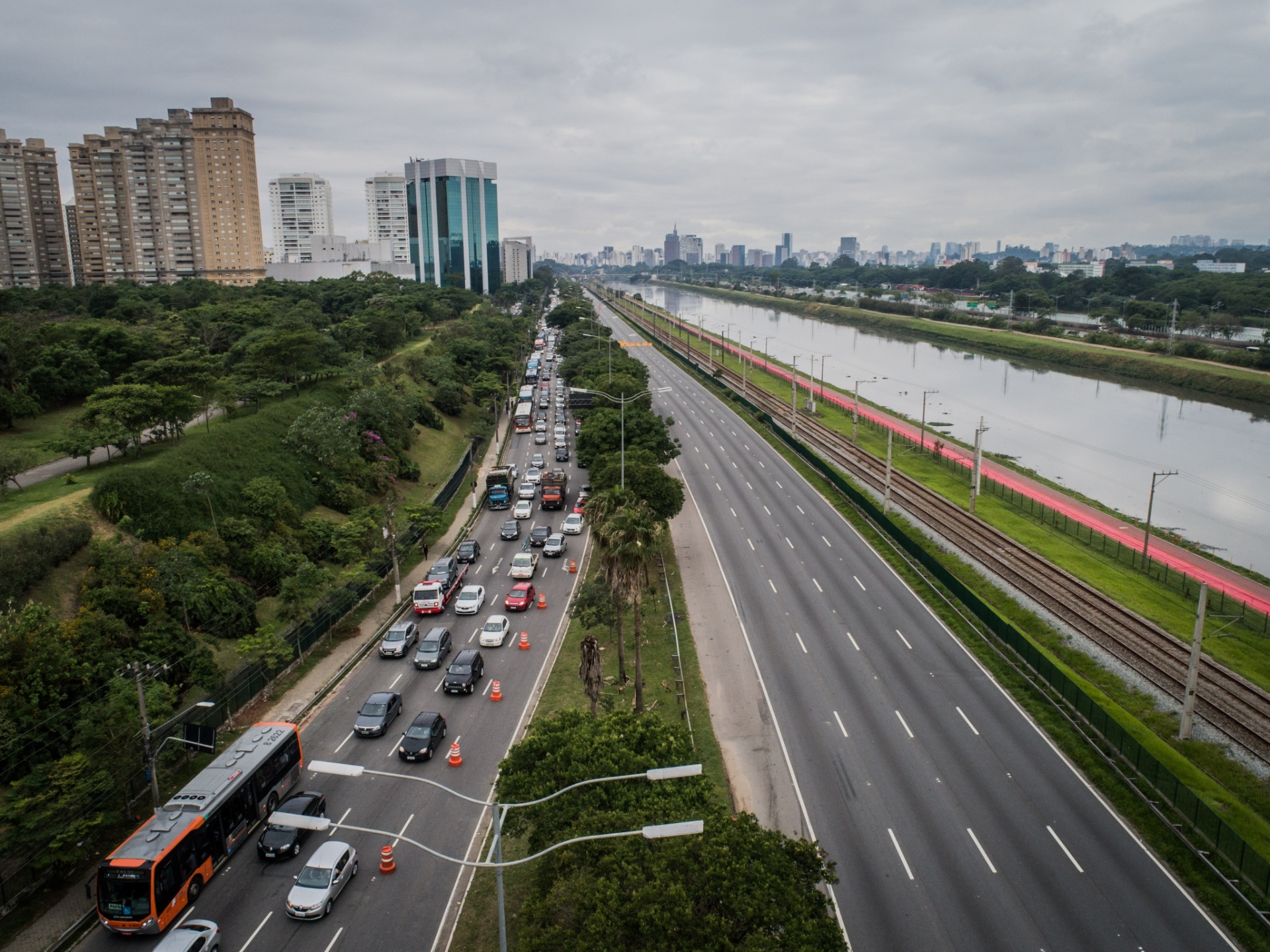 Sp Viaduto Cede E Bloqueia Pista Expressa Da Marginal Pinheiros 15