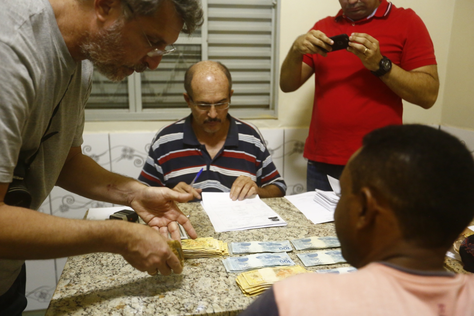 Ação humana contribuiu para seca sem precedentes na Amazônia diz estudo UOL Notícias