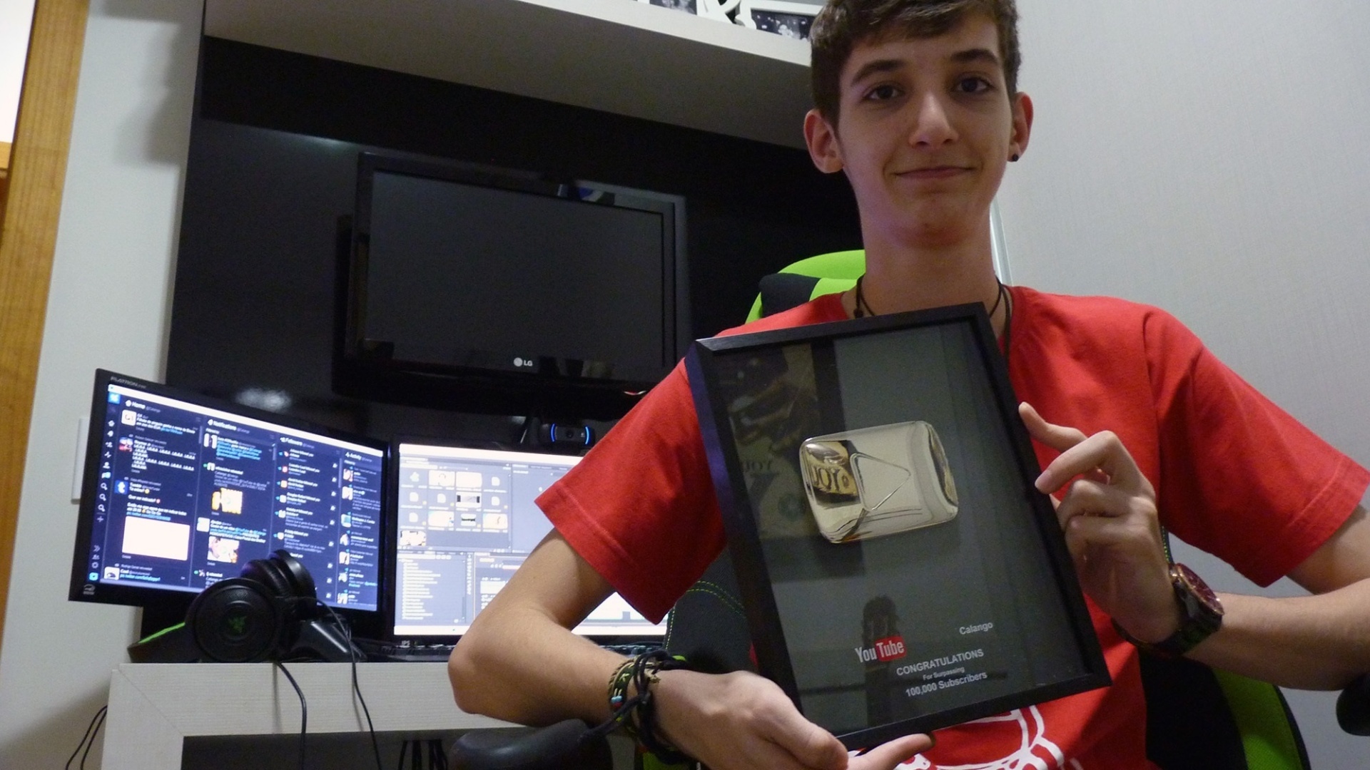 Sucesso no YouTube, adolescente vende estoque de 890 produtos em 2 dias - 18/01/2016 - UOL Economia