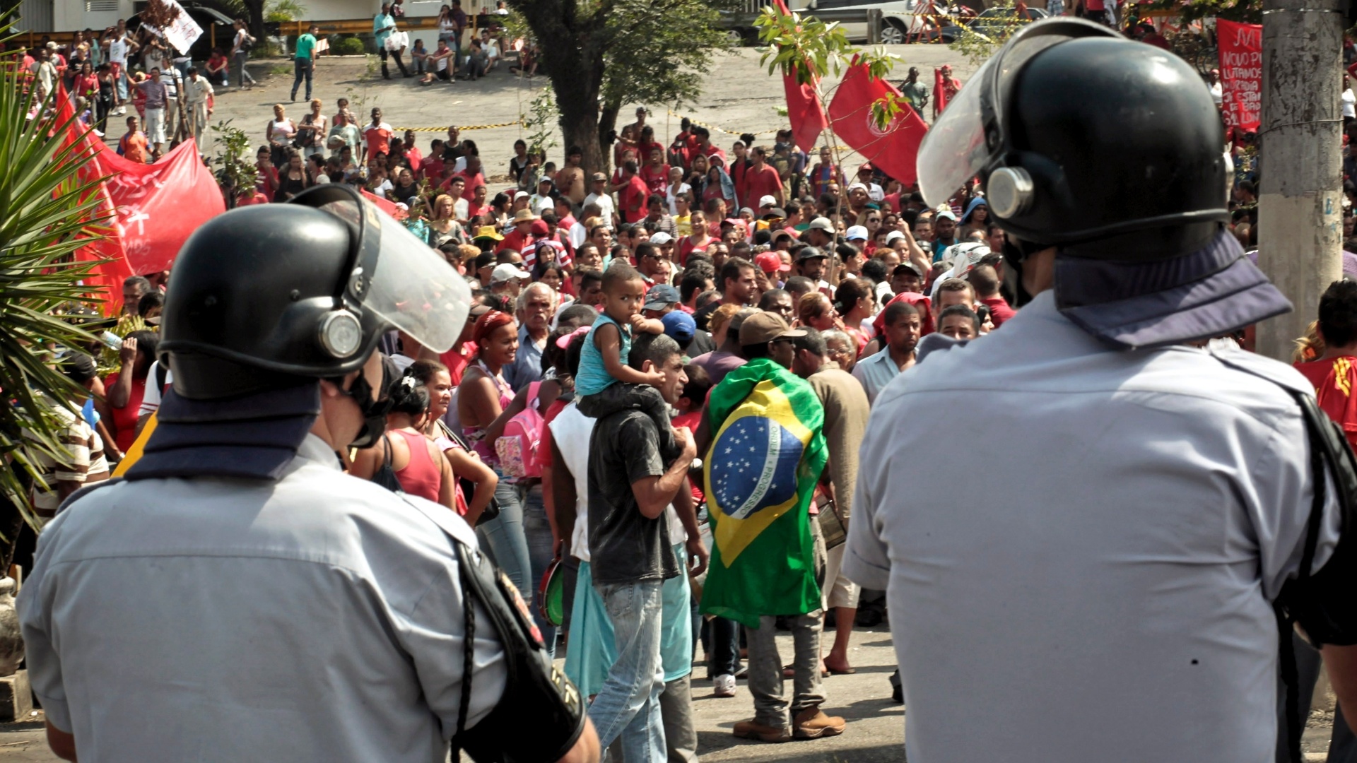 Fotos: Sem-teto protestam em São Paulo - 02/04/2012 - UOL Notícias