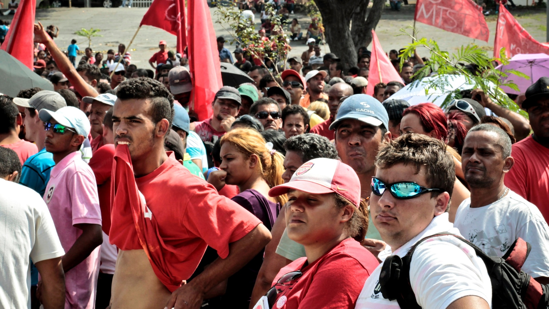 Fotos: Sem-teto protestam em São Paulo - 02/04/2012 - UOL Notícias