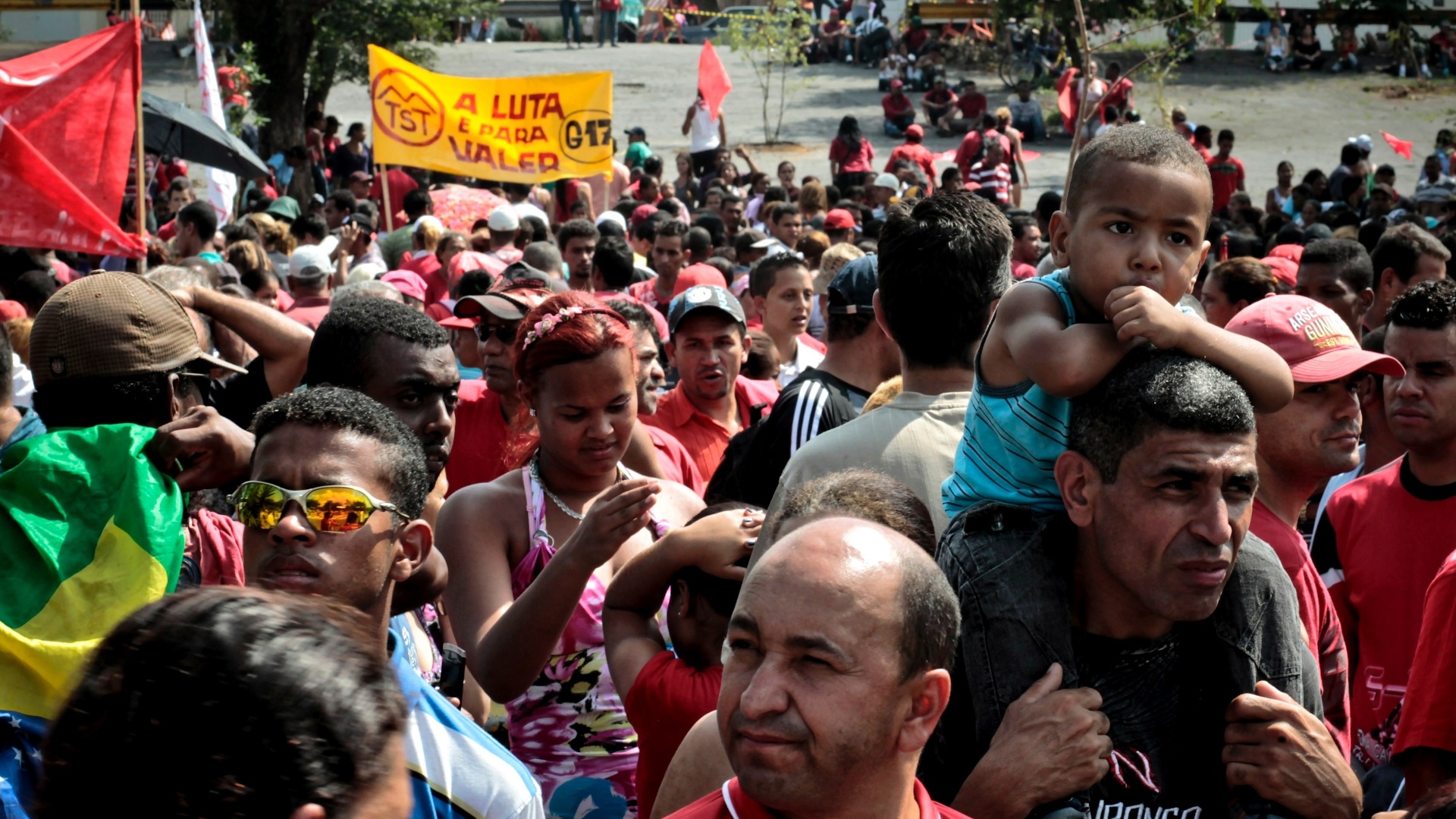 Fotos: Sem-teto protestam em São Paulo - 02/04/2012 - UOL Notícias