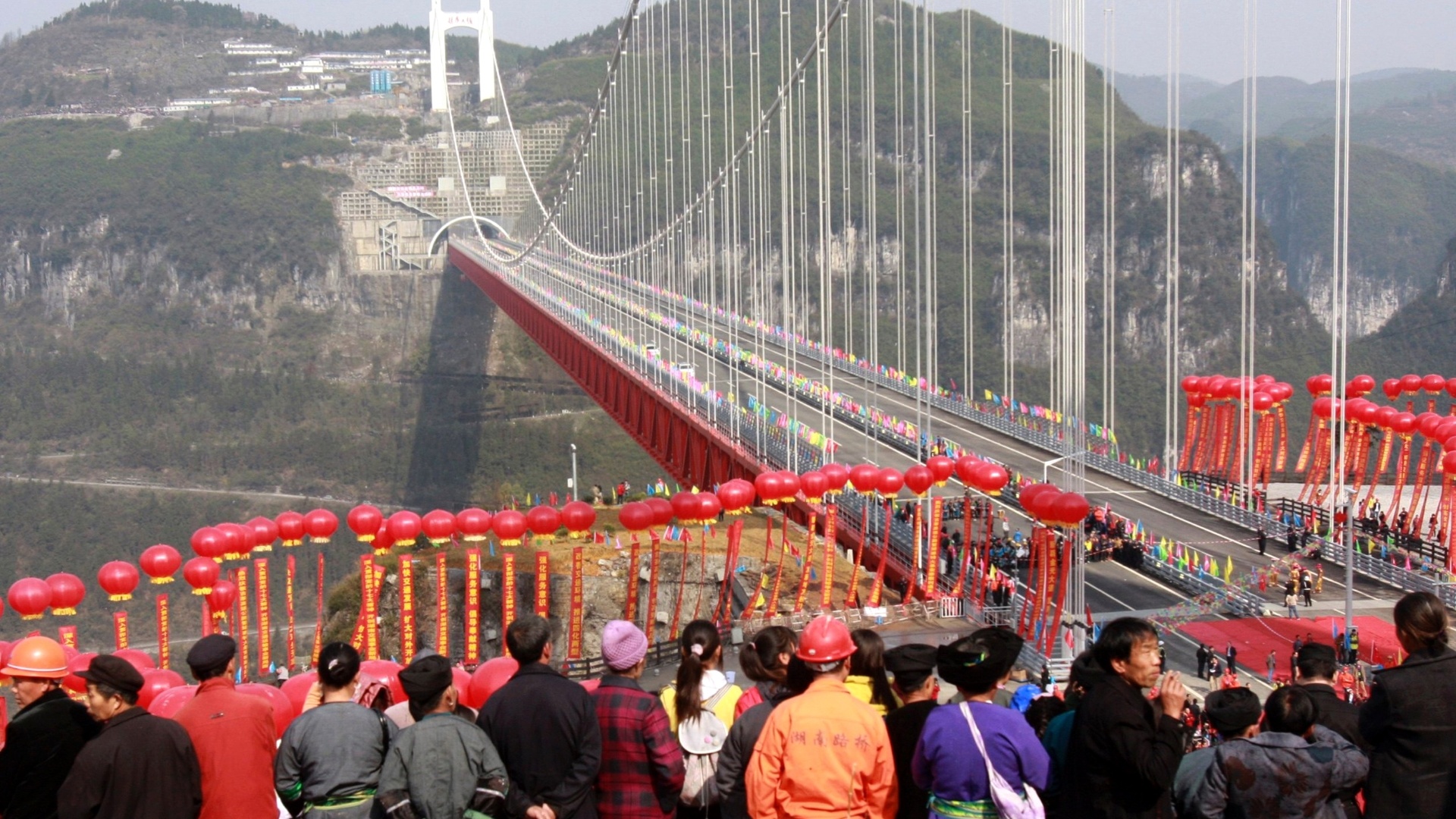 Fotos: Ponte suspensa é aberta para veículos na China - 04/04/2012 ...