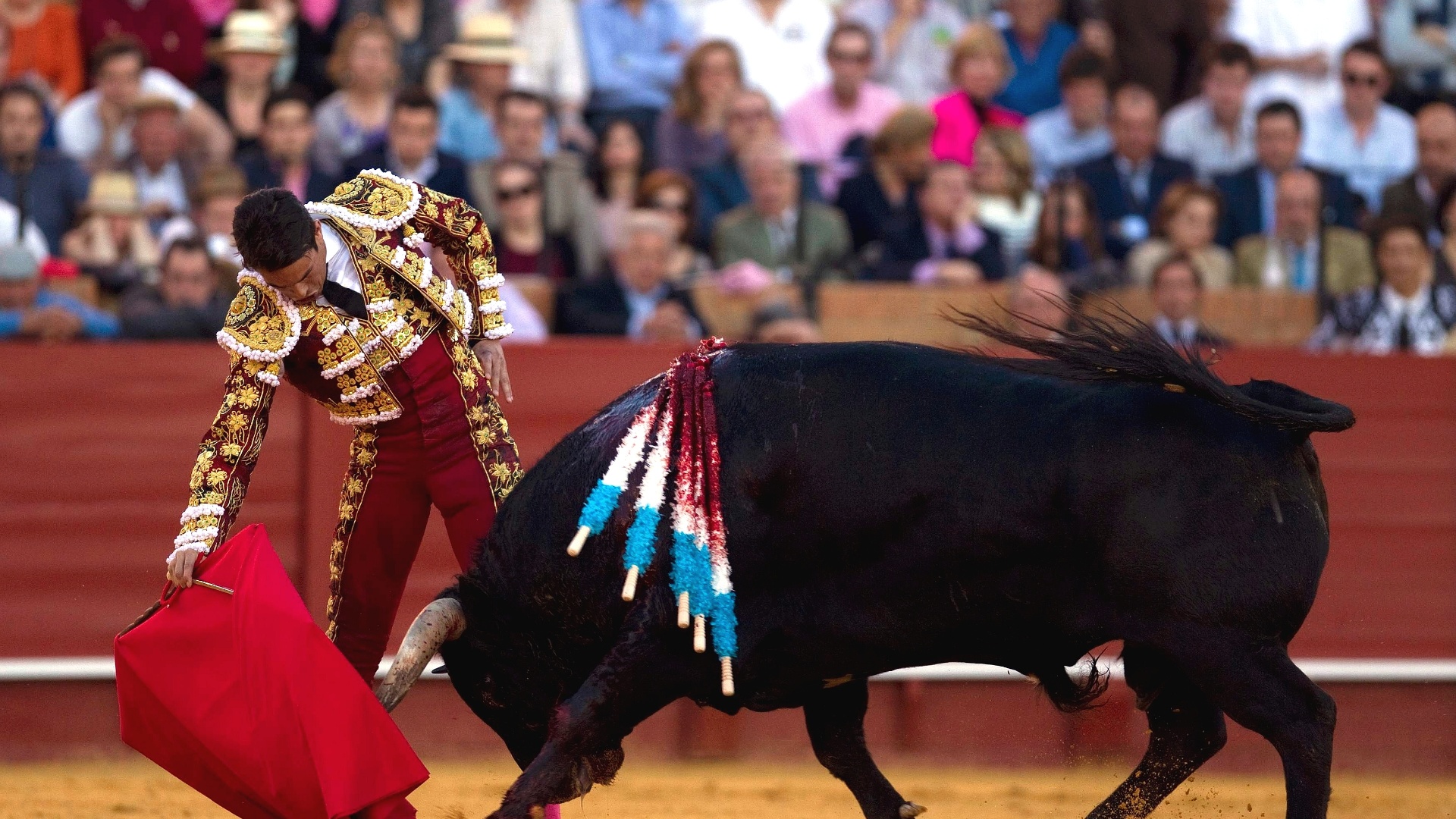 Fotos: Matadores disputam prêmio em tourada de Sevilha - 09/04/2012 ...