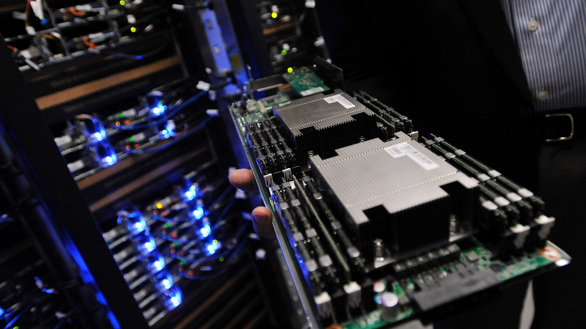 Fotos: Conheça data center onde o Facebook armazena dados de seus ...