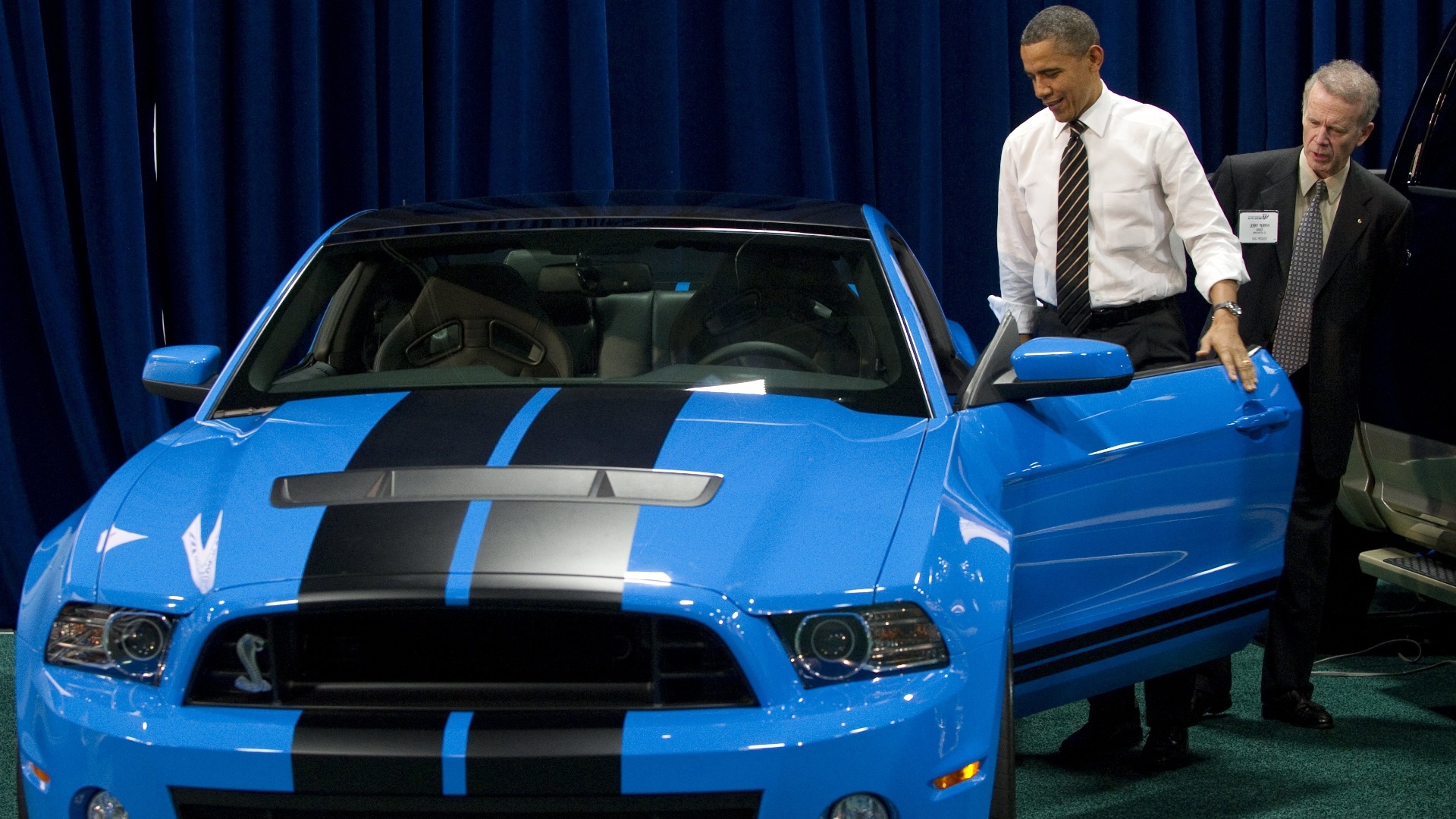 Ford anuncia Mustang Shelby GT350 com motor mais forte da história - 17 ...