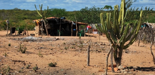 Fotos: Veja imagens da seca no Nordeste - 15/05/2012 - UOL Notícias