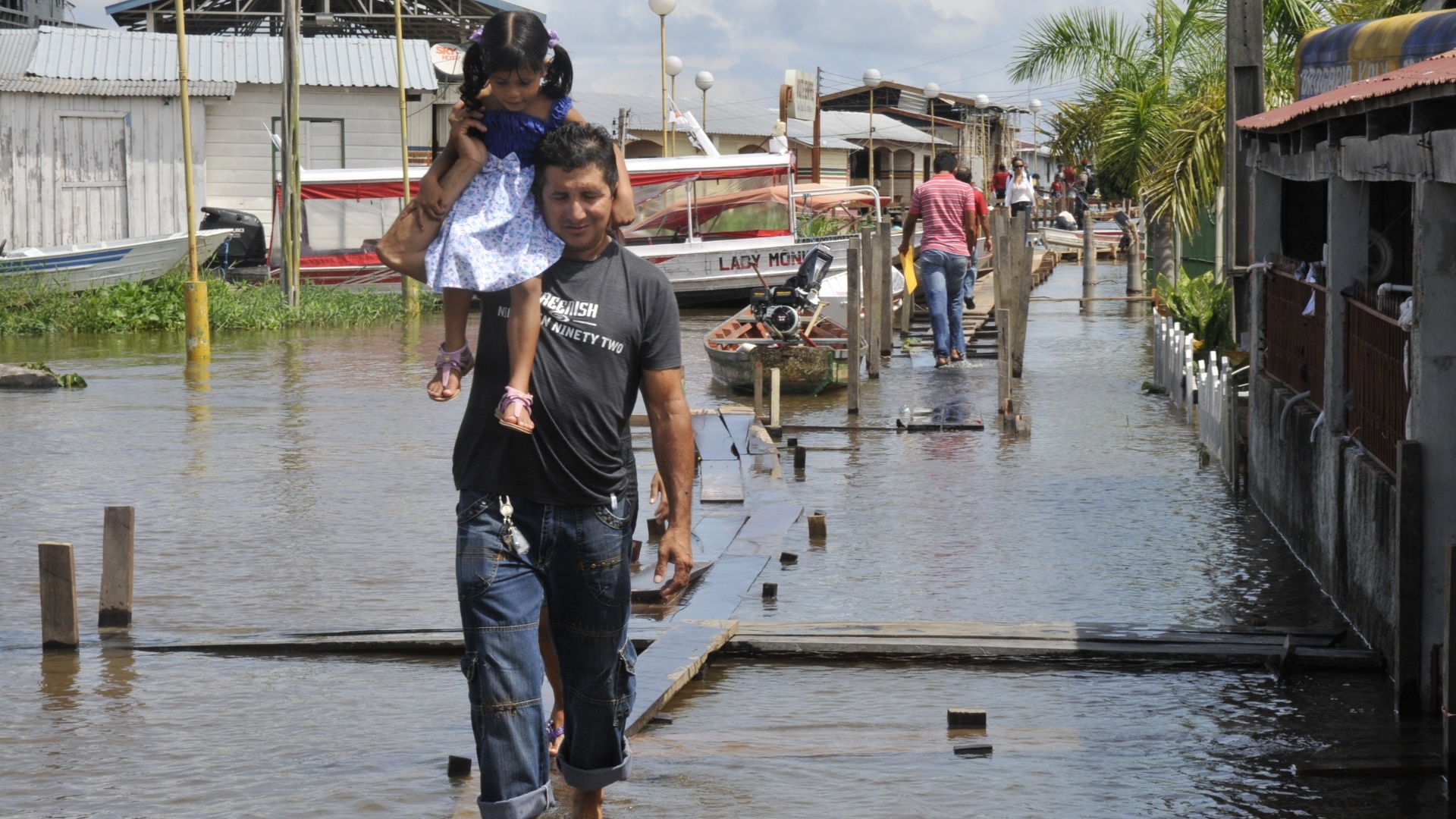 Fotos: Cheias nos rios amazônicos - 16/05/2012 - UOL Notícias