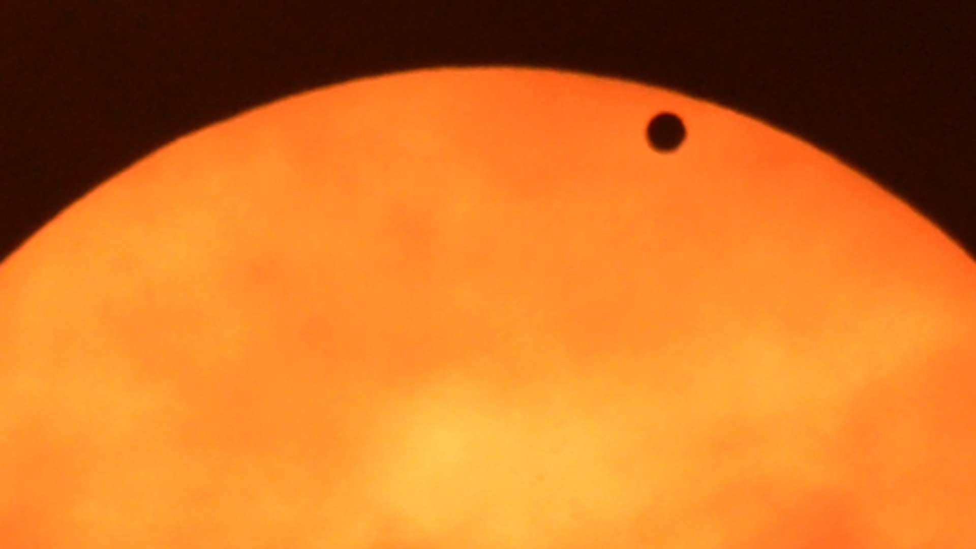 Fotos: Trânsito de Vênus em frente ao Sol é visto ao redor do mundo ...