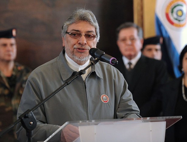 A carreira de Fernando Lugo em fotos - Fotos - UOL Notícias