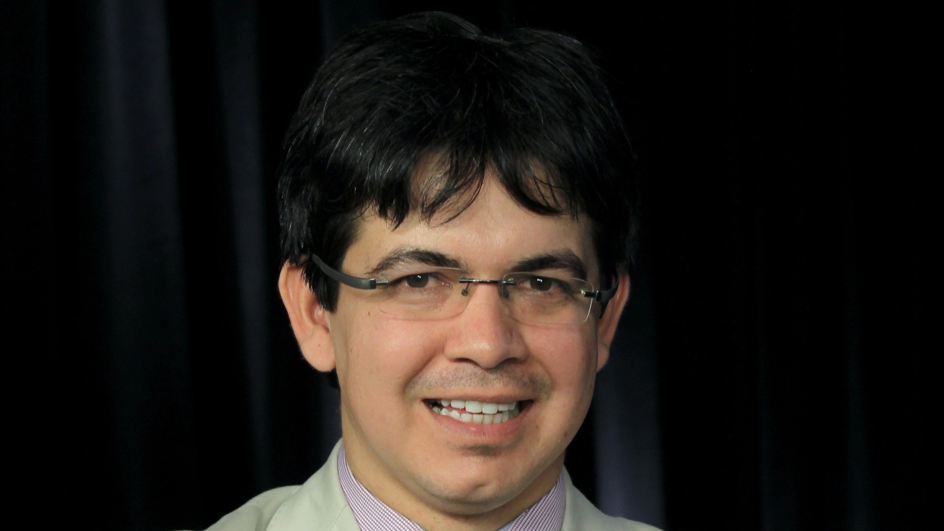 Fotos: Randolfe Rodrigues no Poder e Política - 06/07/2012 - UOL Notícias