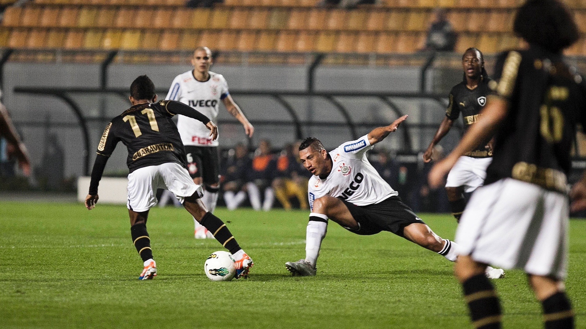 Fotos: Corinthians e Botafogo pelo Brasileirão - 11/07/2012 - UOL Esporte