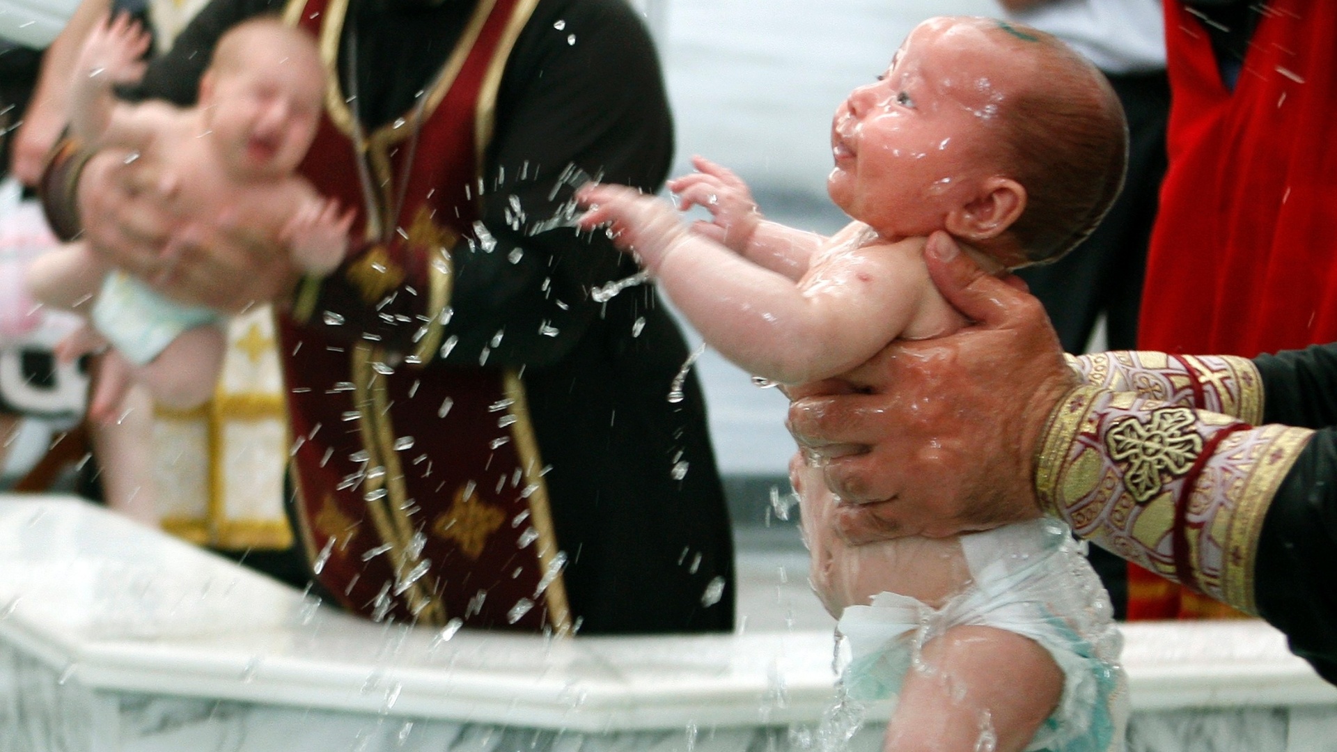 Fotos: Igreja Ortodoxa celebra batismo em massa na Geórgia - 13/07/2012 ...