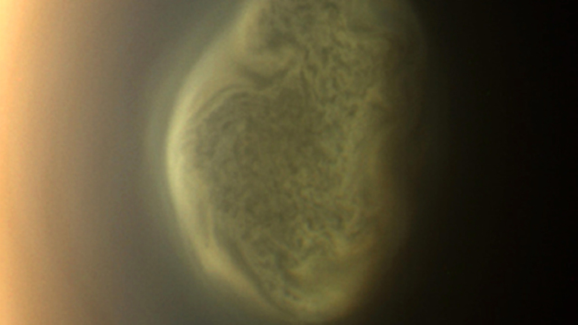 Mistério de lua que 'balança' intriga cientistas - 17/10/2014 - UOL ...