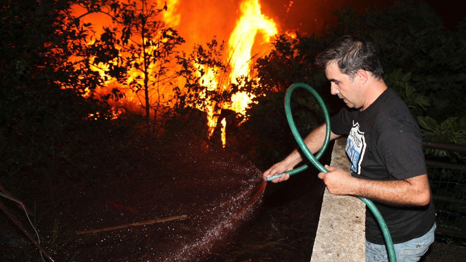 Fotos: Incêndios florestais pela Europa - 23/07/2012 - UOL Notícias