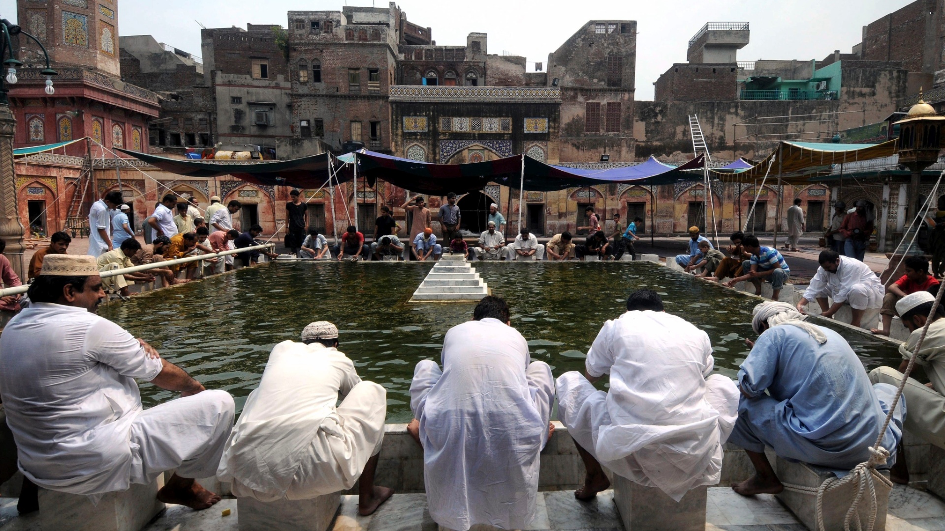 Fotos: Muçulmanos celebram o Ramadã - 20/07/2012 - UOL Notícias