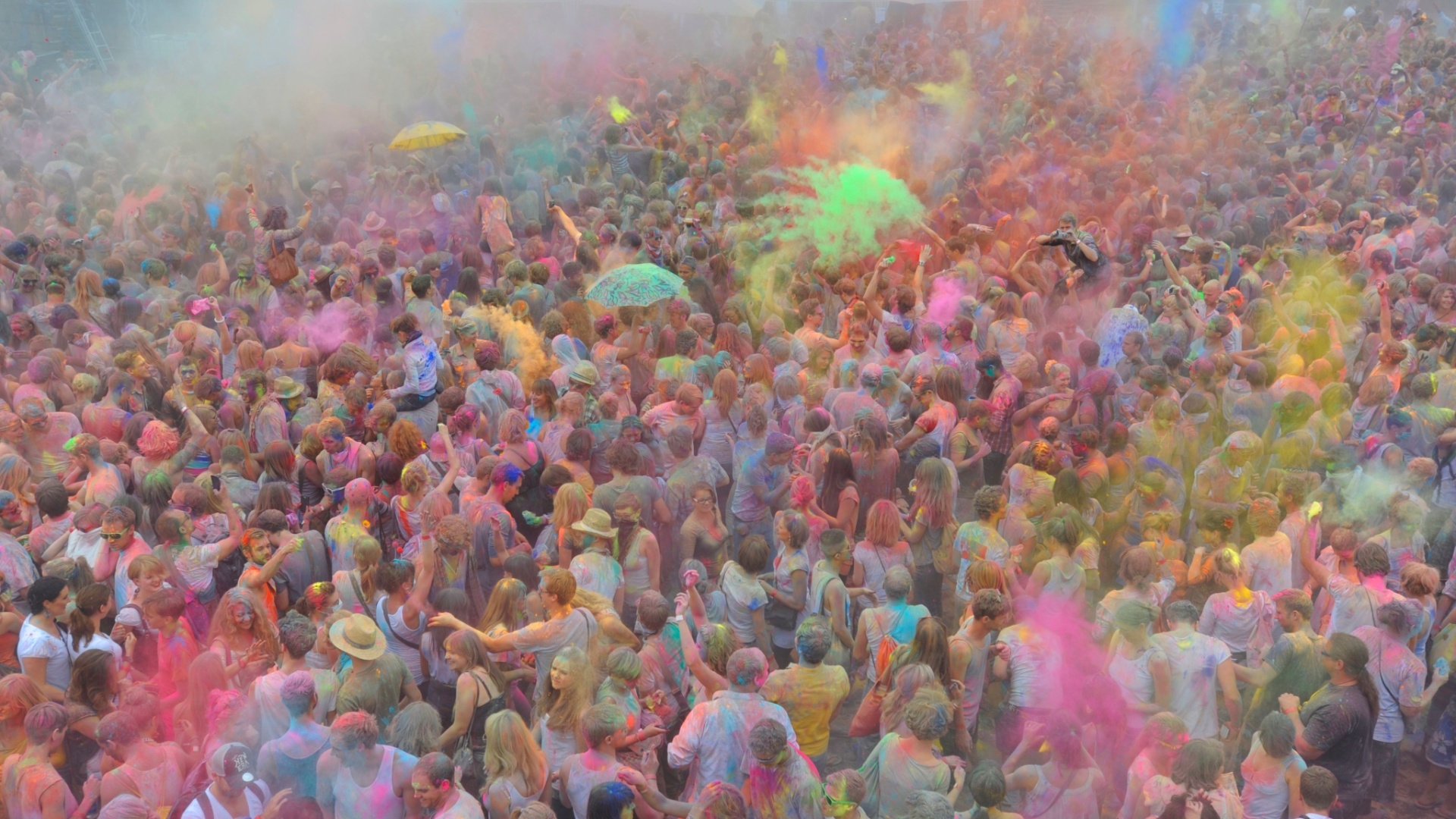 Fotos: Jovens participam de "festival das cores" na Alemanha - 29/07 ...