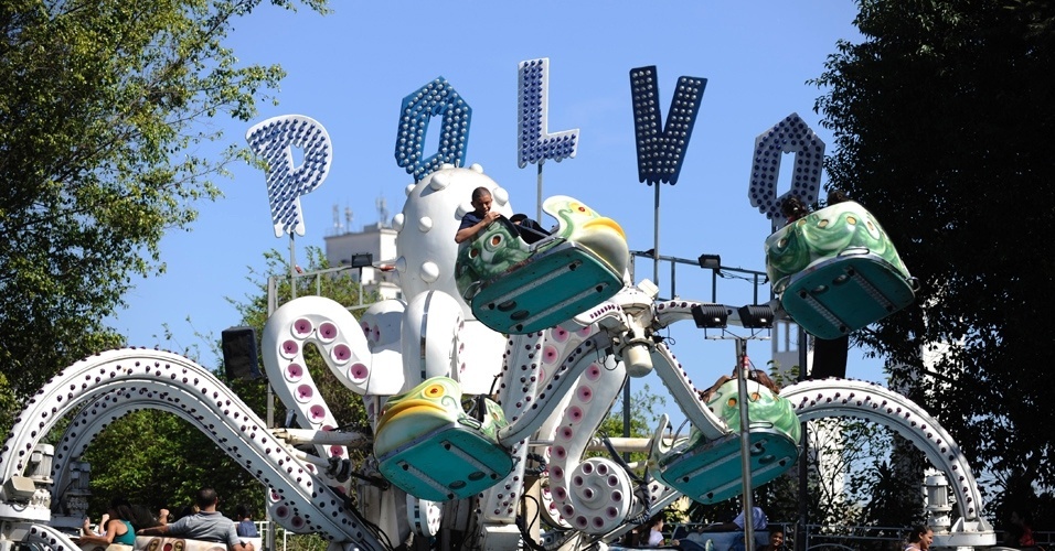 Fotos: Famílias aproveitam o último dia de atividades do Playcenter ...