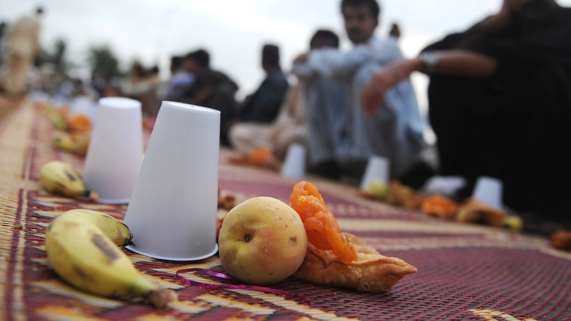 Fotos: Muçulmanos celebram o Ramadã - 20/07/2012 - UOL Notícias