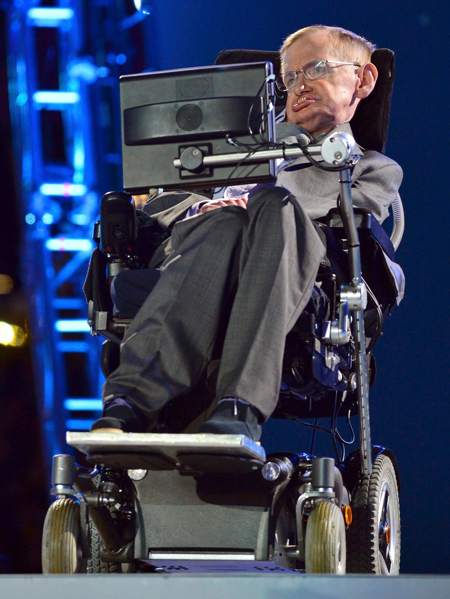 Morre Stephen Hawking, o gênio de "Universo numa casca de noz", aos 76 ...