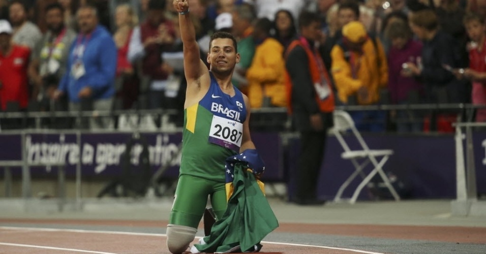 Alan Fonteles supera Oscar Pistorius e conquista o ouro nos 200 m rasos ...