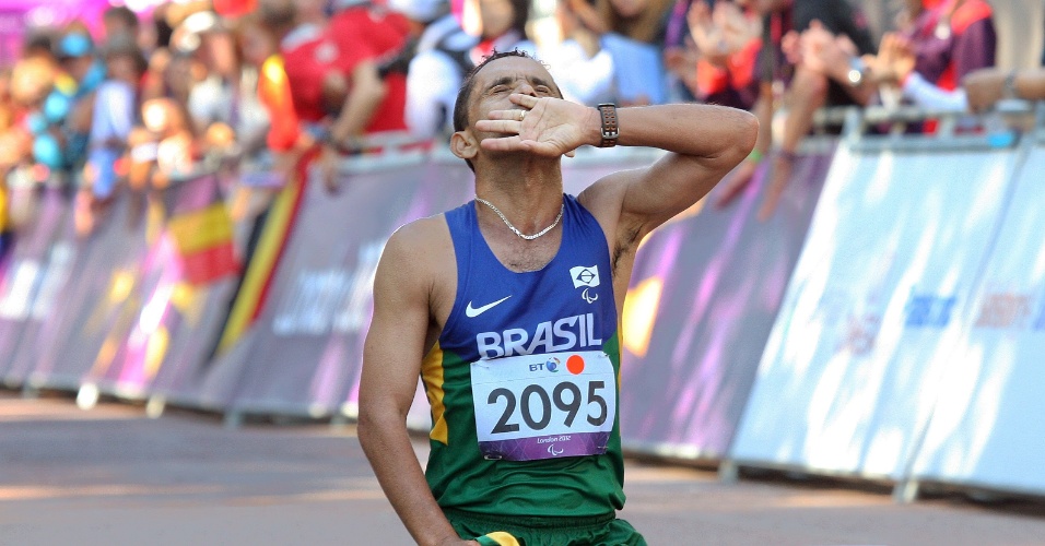 Brasil fecha Paraolimpíada com 43 medalhas, sobe duas posições e ...