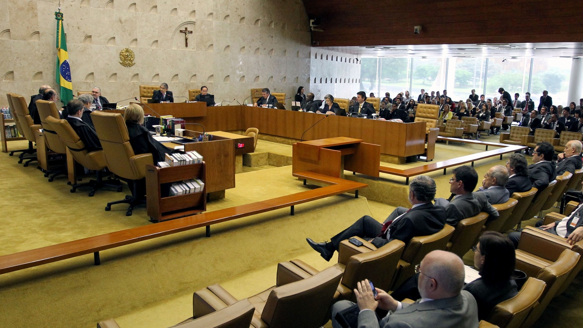 Fotos: Julgamento do Mensalão - parte 8 - 18/10/2012 - UOL Notícias