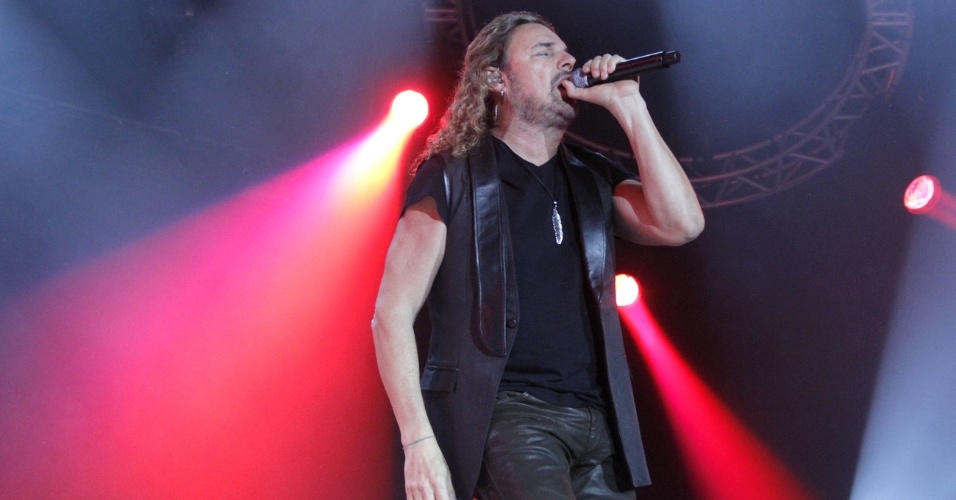 Fotos: Veja imagens da turnê da banda Maná no Brasil - 23/10/2012 - UOL ...