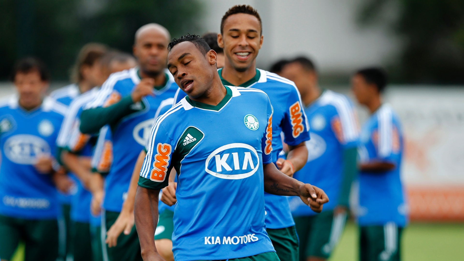 Revelado pelo Vitória, Obina diz que vai 'jogar no maior clube da Bahia ...