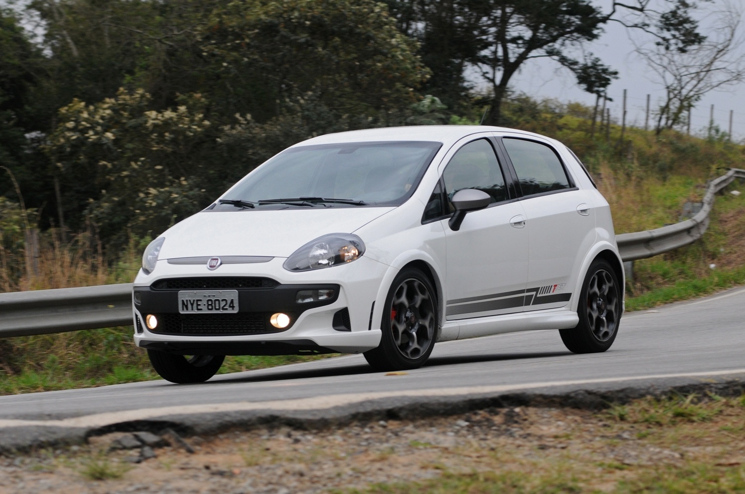 Fiat Punto T-Jet 2013 reforça esportividade num mundo cada vez mais ...