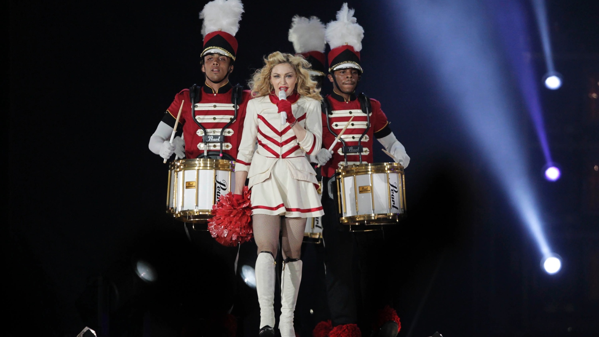 Fotos: Veja fotos do show de Madonna em São Paulo na turnê "MDNA" - 04 ...