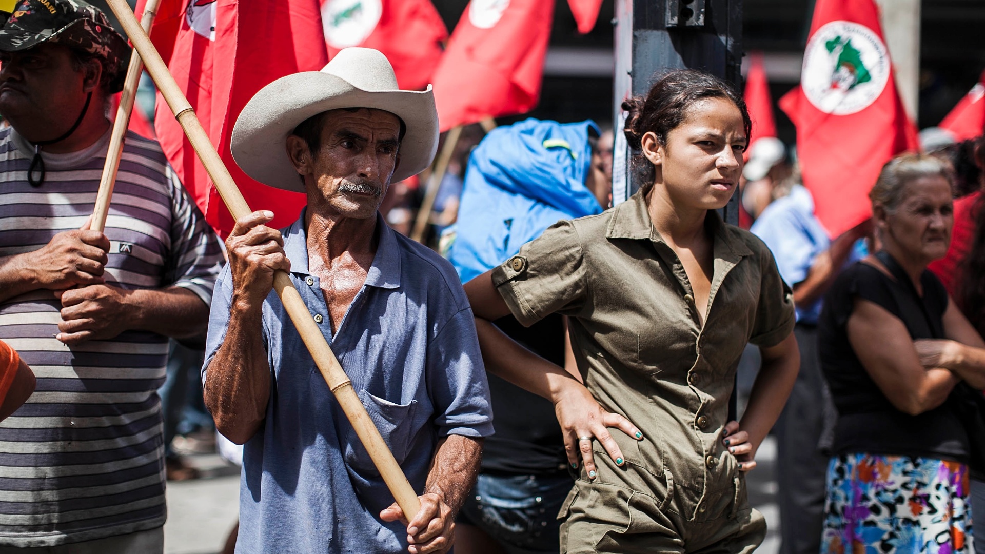 Fotos: MST protesta na avenida Paulista contra reintegração de posse em ...