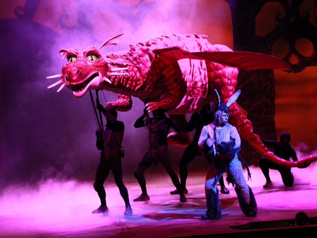 Ilusionismo fará Fiona voar na versão brasileira do musical "Shrek ...