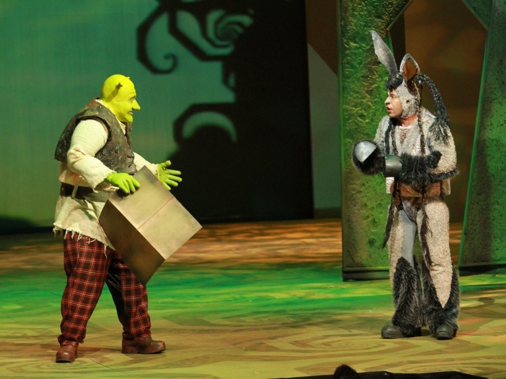 Ilusionismo fará Fiona voar na versão brasileira do musical "Shrek ...