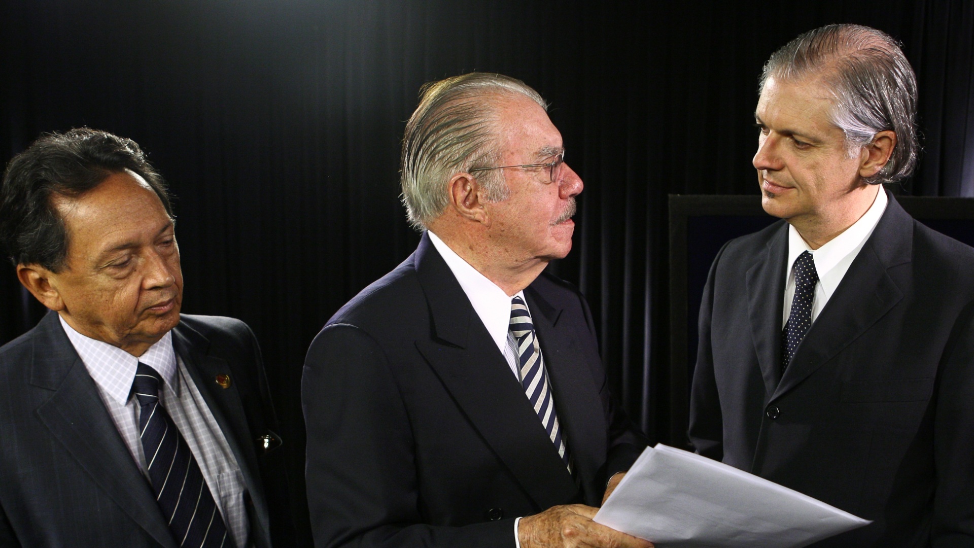 Fotos: José Sarney no Poder e Política - 31/12/2012 - UOL Notícias