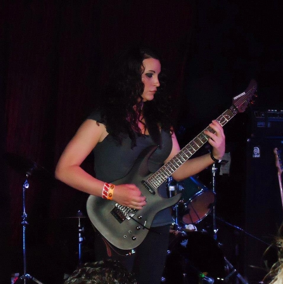 Fotos: Veja fotos da guitarrista Marissa Martinez - 21/12/2012 - UOL ...