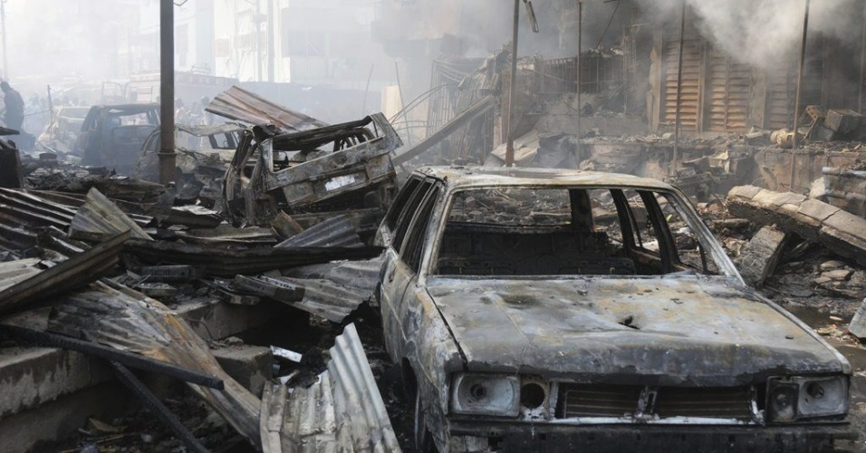 Fotos: Incêndio deixa um morto e 30 feridos em cidade da Nigéria - 26 ...