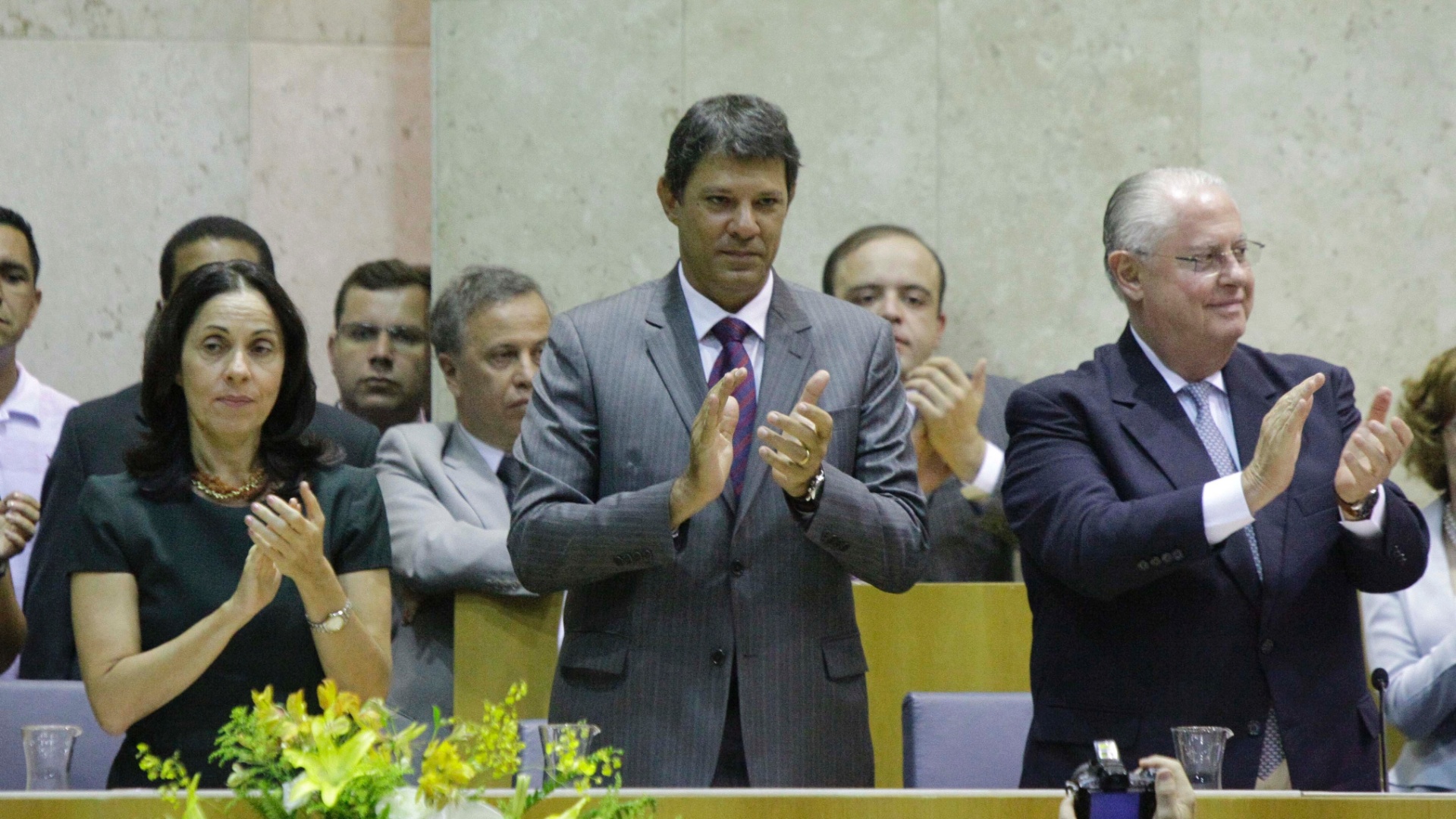 Haddad toma posse como prefeito de SP e quer bom relacionamento com ...