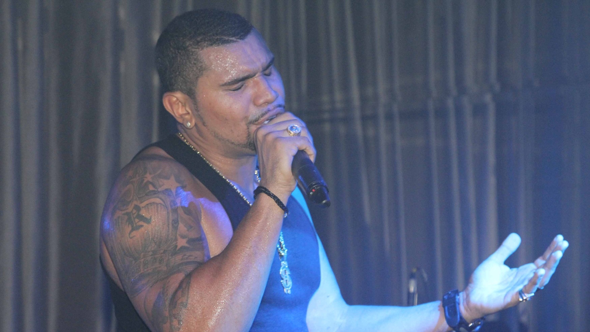 Fotos: Naldo faz show em casa noturna de São Paulo - 09/01/2013 - UOL ...