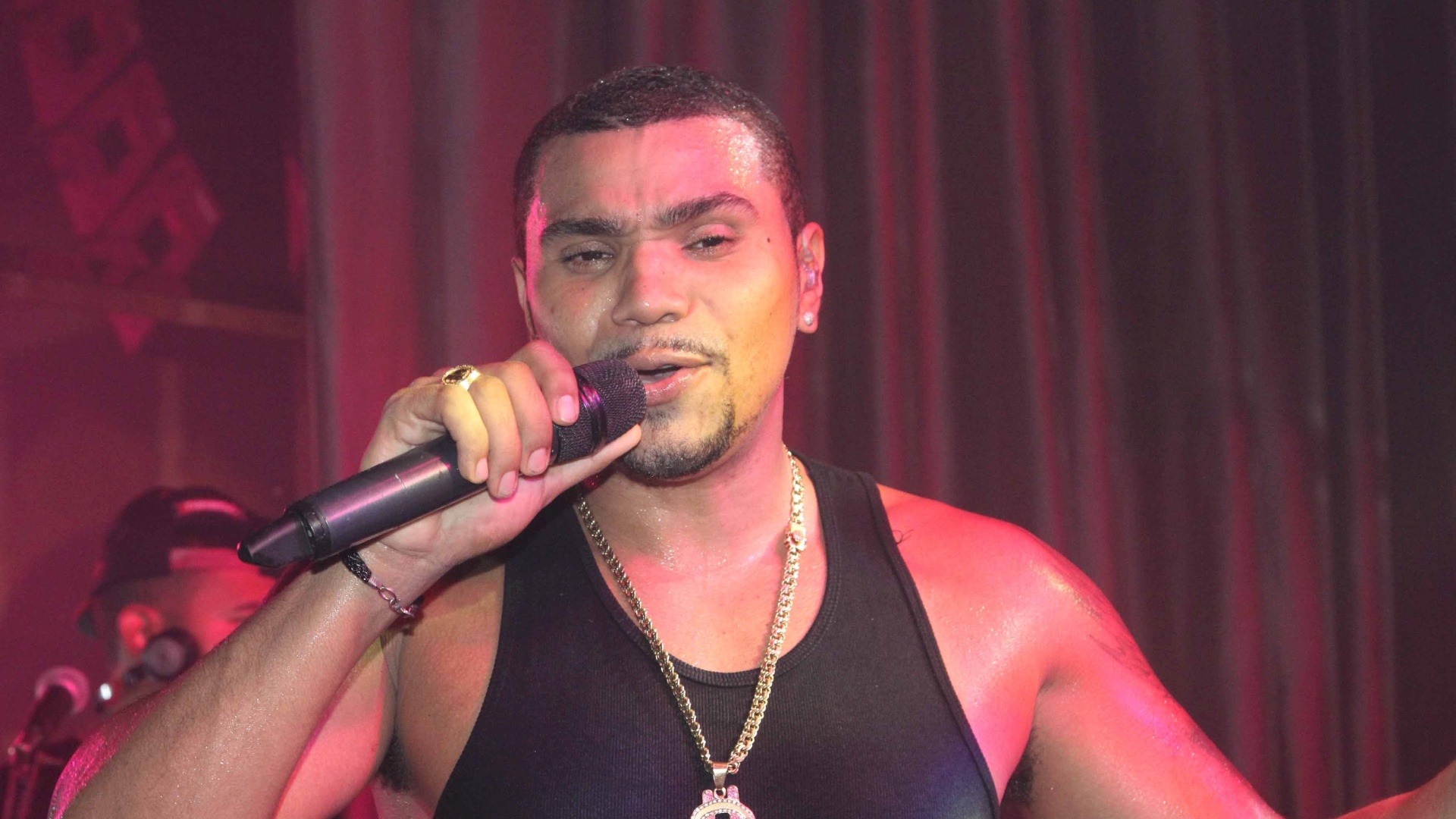 Fotos: Naldo faz show em casa noturna de São Paulo - 09/01/2013 - UOL ...