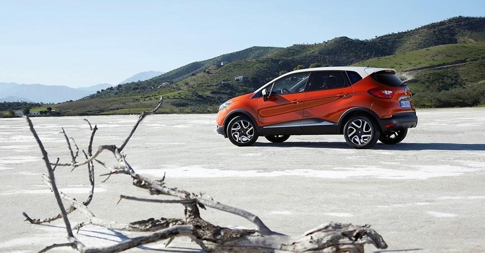 Renault espera "cenário melhor" para trazer Captur ao Brasil - 02/10 ...