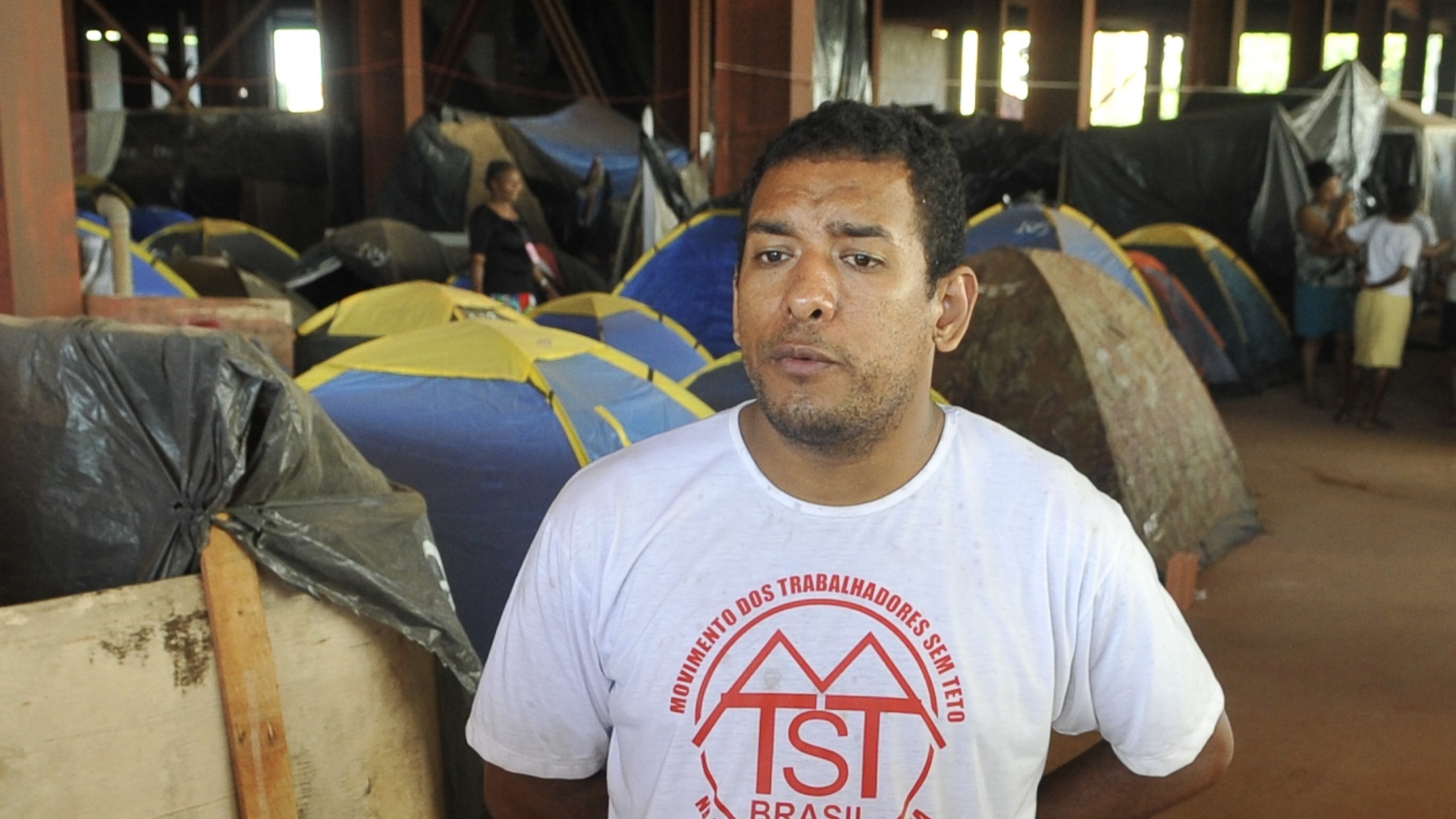 Fotos: Integrantes do MTST protestam contra a falta de moradia em DF ...