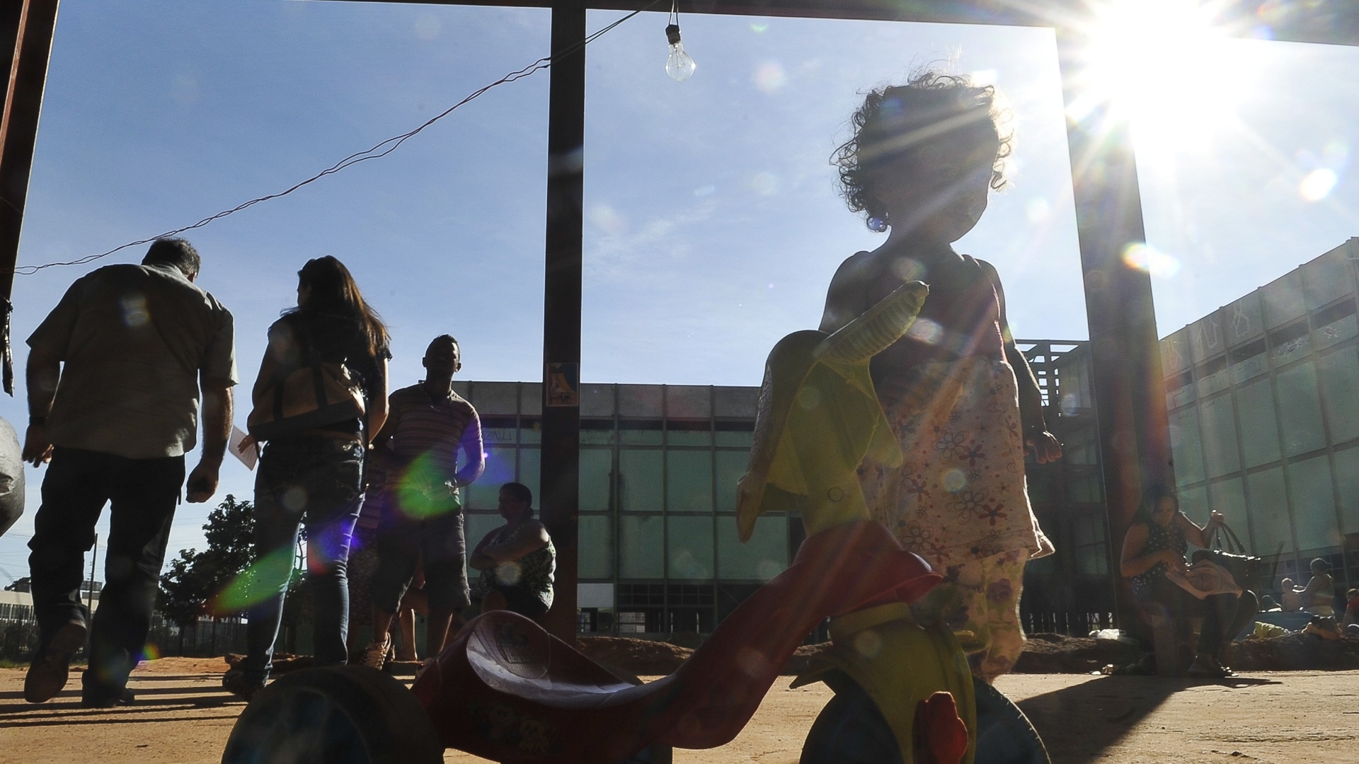 Fotos: Integrantes do MTST protestam contra a falta de moradia em DF ...