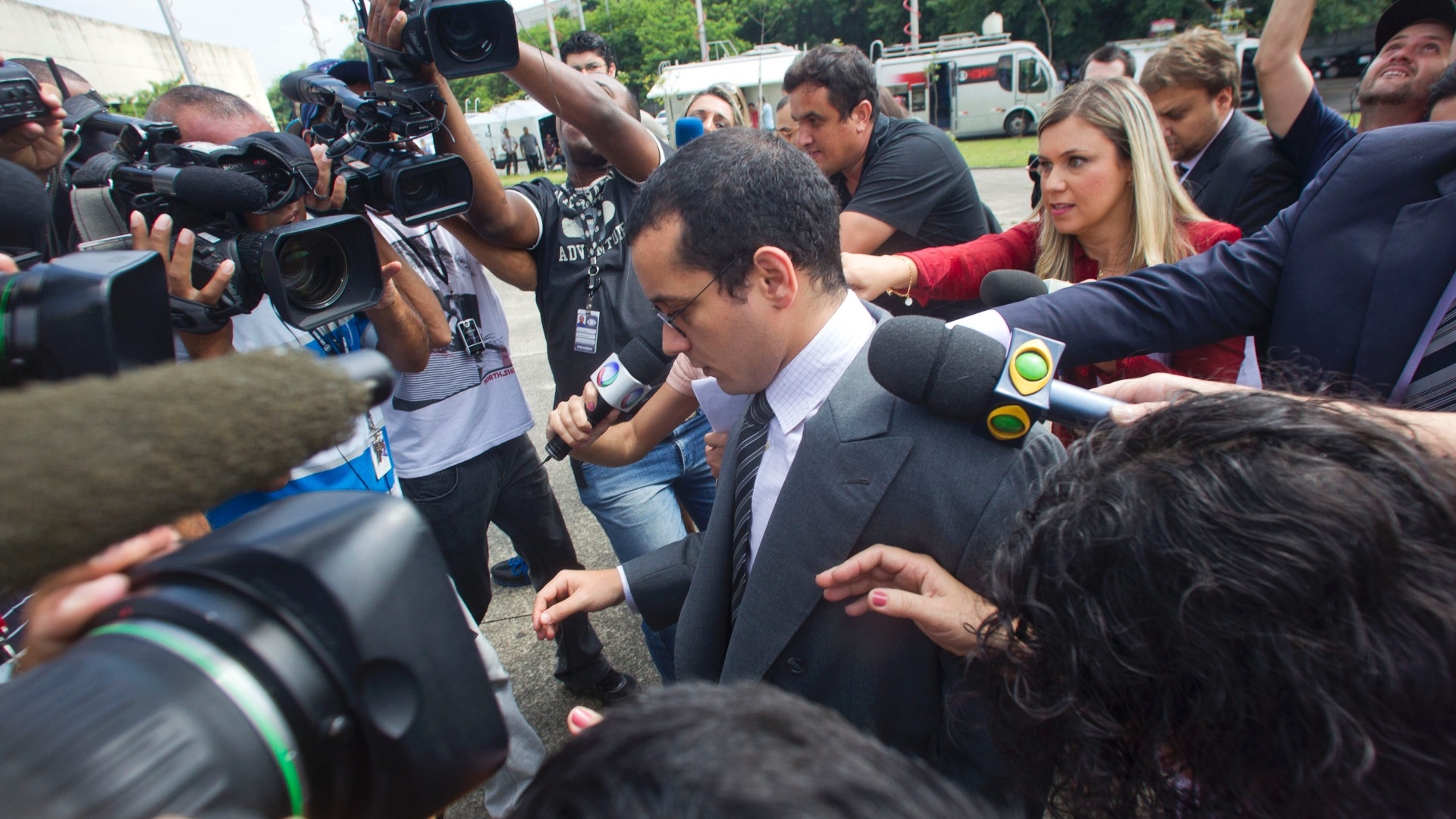 Fotos: Gil Rugai é julgado pelo assassinato do pai e da madrasta - 18 ...