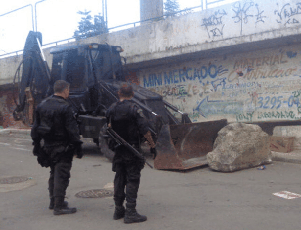 Polícia Militar ocupa Complexo do Caju e Barreira do Vasco, no Rio ...