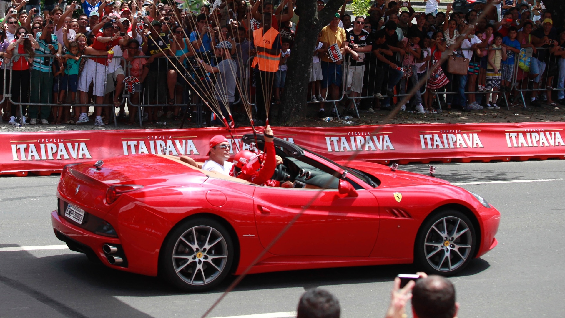 Fotos: Felipe Massa dirige Ferrari pelo Rio de Janeiro - 10/03/2013 ...