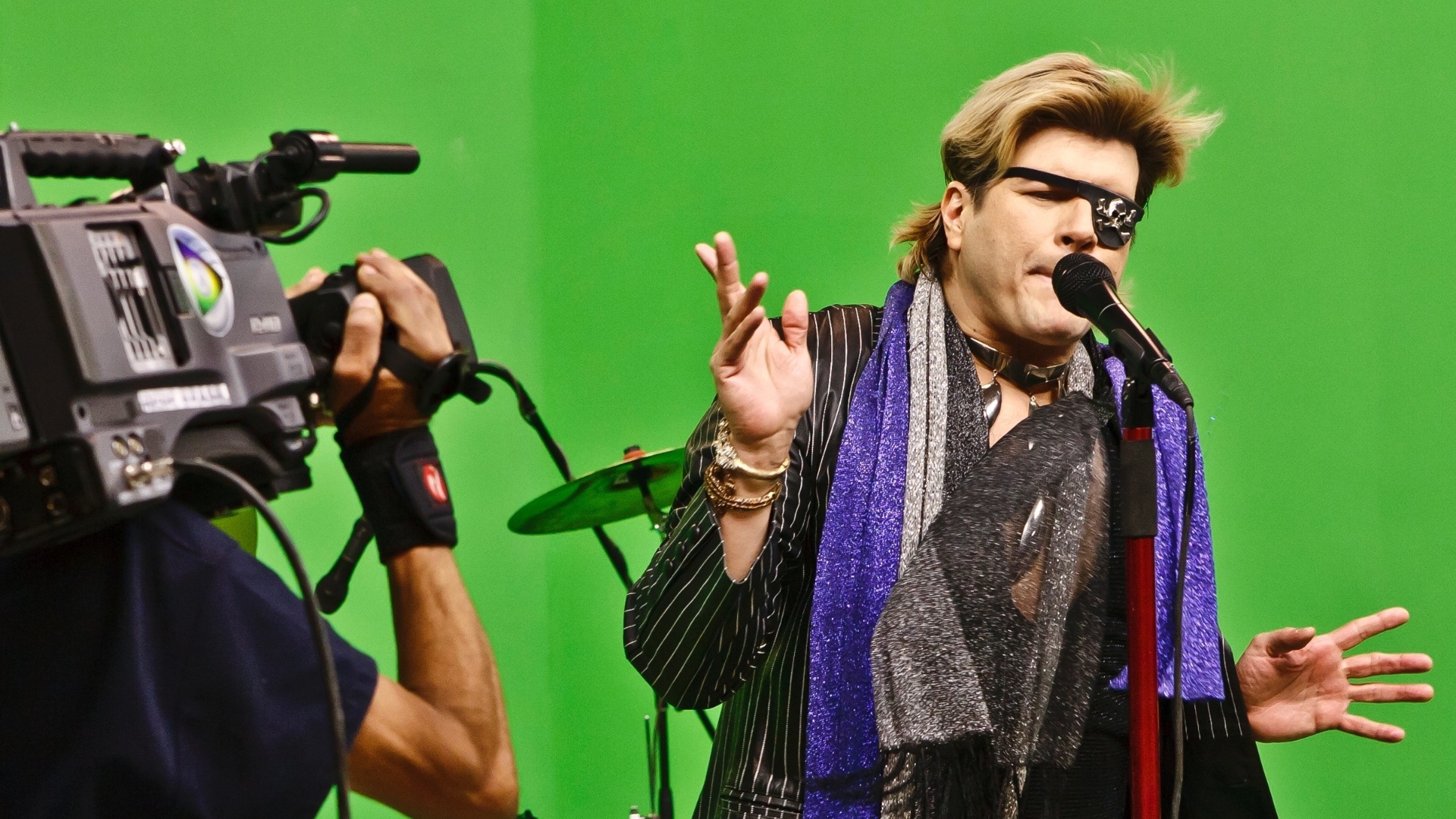 Fotos: Inspirados pelo estilo de David Bowie, RPM grava clipe em São ...